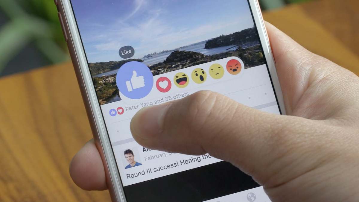 New Facebook Reactions With Redesigned Like Button - Webmaster Diary